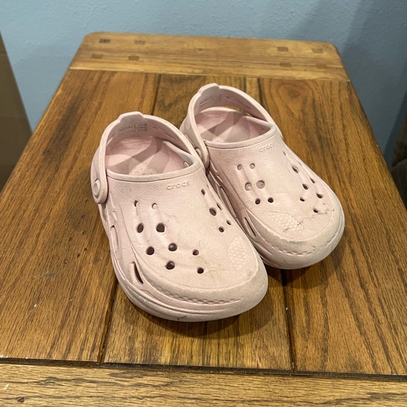 CROCS | Shoes | Girls Crocs Classic Clogs Light Pink Size 2 | Poshmark